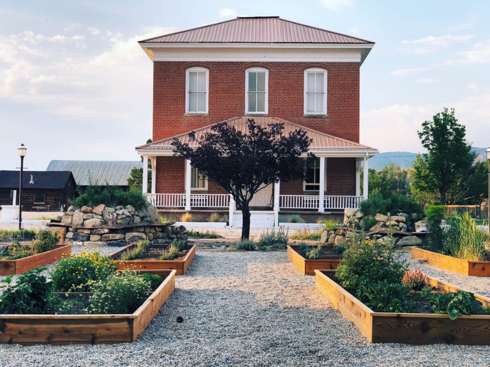 This 127-Year-Old Farmhouse-Turned-Airbnb-Rental Is the Perfect Weekend ...