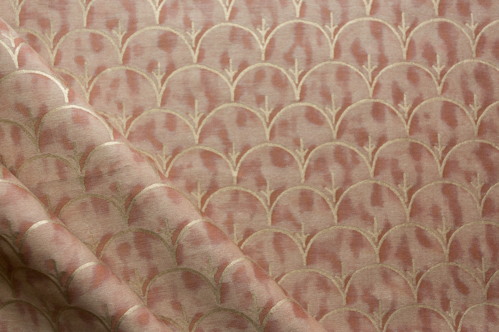 6 Gorgeous Art Deco Pieces to Try in Your Home Now