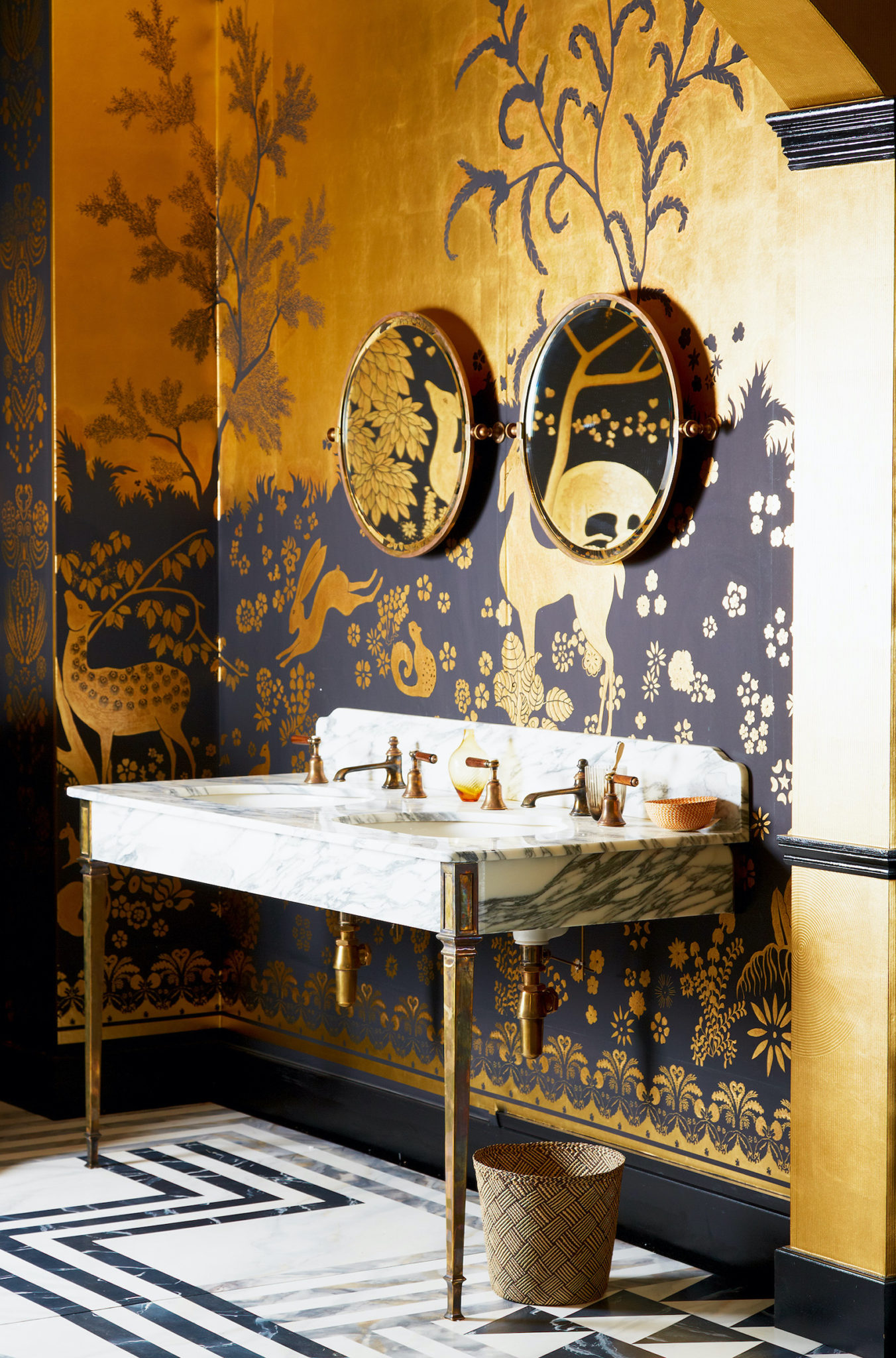 6 Gorgeous Art Deco Pieces to Try in Your Home Now