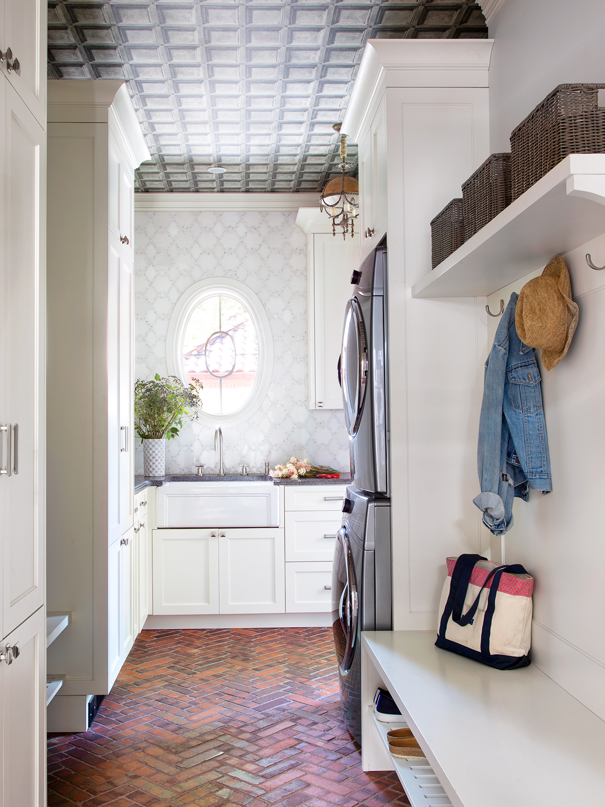 Laundry Link: 9 Laundry Rooms That Will Make You Want To Sort and Fold ...
