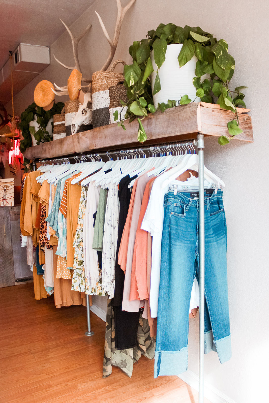 How to Style 7 Hot Summer Trends, According to a Local Fashion Expert ...