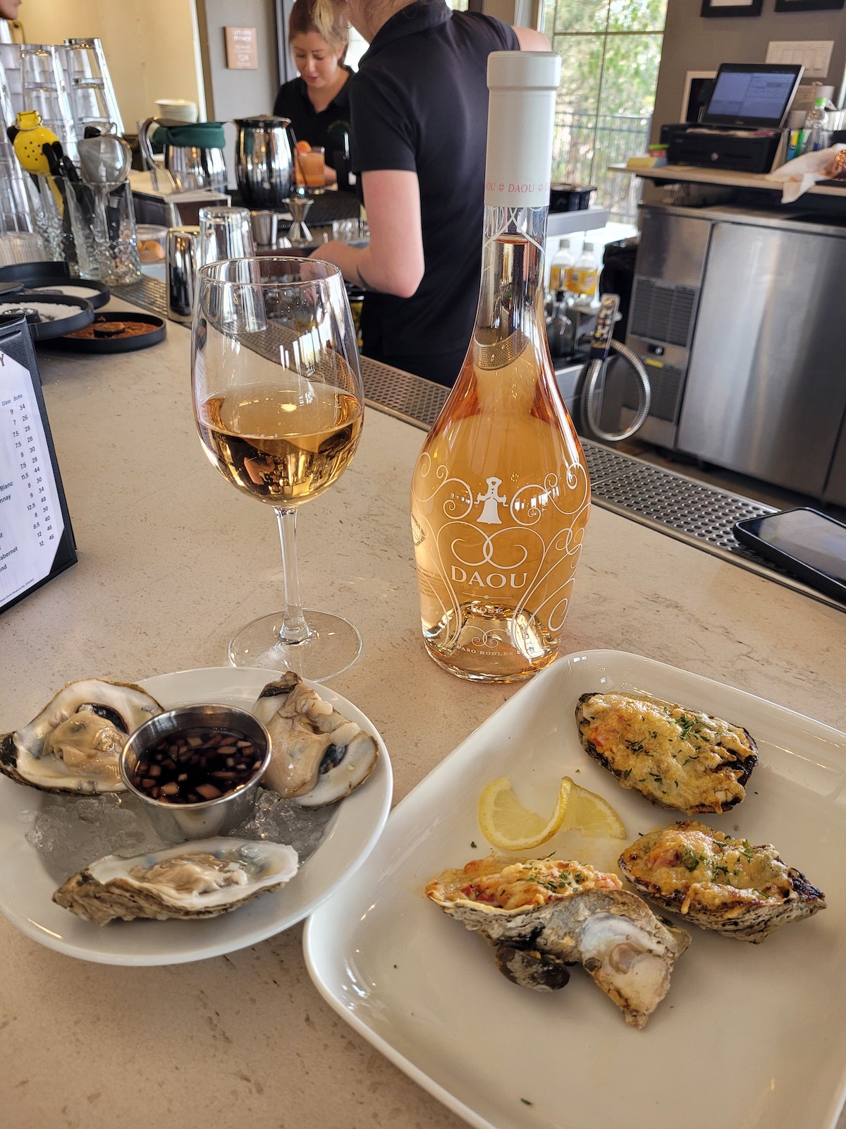 5 Wine and Seafood Pairings to Celebrate Summer’s End