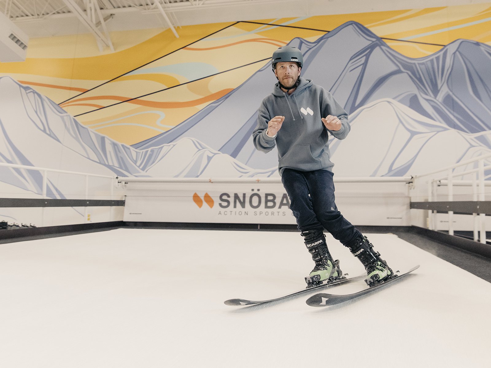 Indoor skiing store