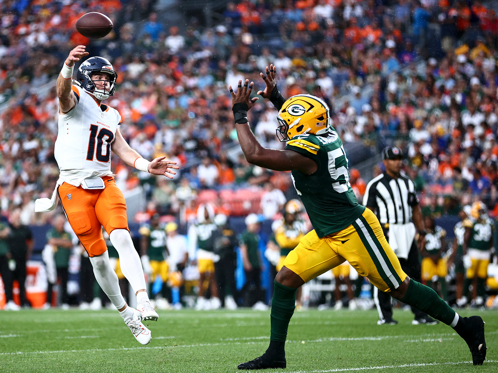 Peyton Manning Broncos Throwing Wallpaper